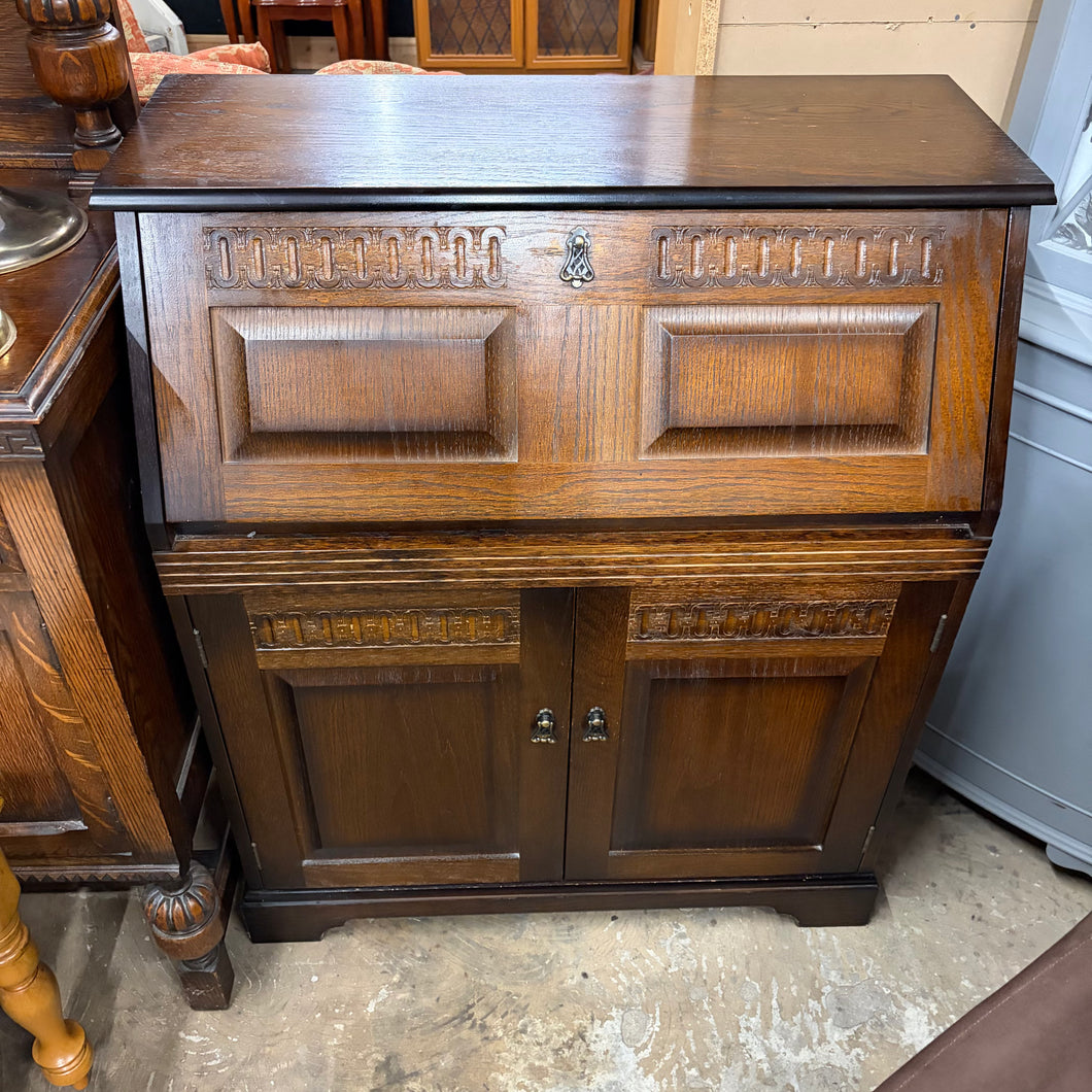 Oak Bureau – New and Nearly